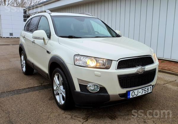 Balts Chevrolet Captiva 2012 Rīga, ar dzinēja tilpumu 2.20 L un nobraukumu 243 tūkst. km par 6200 €, foto 1 vietnē AUTOMOTO.COM.LV