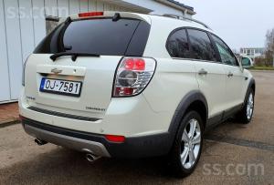 Balts Chevrolet Captiva 2012 Rīga, ar dzinēja tilpumu 2.20 L un nobraukumu 243 tūkst. km par 6200 €, foto 4 vietnē AUTOMOTO.COM.LV