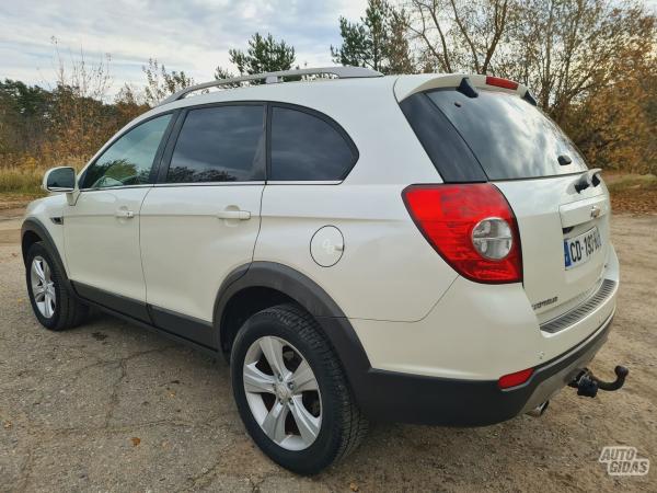 Balts Chevrolet Captiva 2012 Utena, ar dzinēja tilpumu 2.20 L un nobraukumu 252 tūkst. km par 4950 €, foto 5 vietnē AUTOMOTO.COM.LV