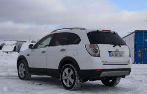 White Chevrolet Captiva 2012 in Taurage, with an engine capacity of 2.23 L and mileage of 160 thousand km for 4800 €, photo 3 on AUTOMOTO.COM.LV