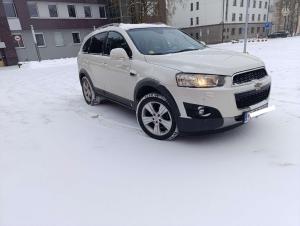 White Chevrolet Captiva 2012 in Siauliai, with an engine capacity of 2.20 L and mileage of 240 thousand km for 4850 €, photo 2 on AUTOMOTO.COM.LV