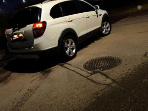 White Chevrolet Captiva 2012 in Siauliai, with an engine capacity of 2.20 L and mileage of 240 thousand km for 4850 €, photo 17 on AUTOMOTO.COM.LV