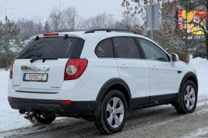 White Chevrolet Captiva 2012 in Kaunas, with an engine capacity of 2.23 L and mileage of 205 thousand km for 5000 €, photo 4 on AUTOMOTO.COM.LV