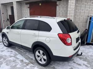 White Chevrolet Captiva 2012 in Marijampole, with an engine capacity of 2.20 L and mileage of 240 thousand km for 4000 €, photo 5 on AUTOMOTO.COM.LV