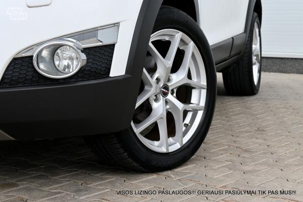 White Chevrolet Captiva 2012 in Kretinga, with an engine capacity of 2.20 L and mileage of 182 thousand km for 5899 €, photo 5 on AUTOMOTO.COM.LV