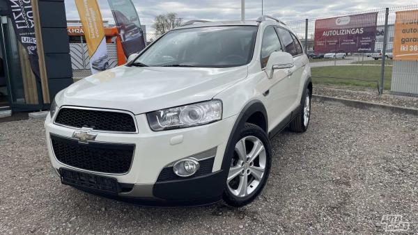 White Chevrolet Captiva 2012 in Marijampole, with an engine capacity of 2.20 L and mileage of 221 thousand km for 5990 €, photo 2 on AUTOMOTO.COM.LV