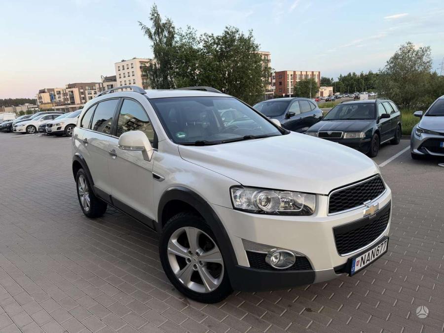 Balts Chevrolet Captiva 2012 Viļņa, ar dzinēja tilpumu 2.20 L un nobraukumu 259 tūkst. km par 4700 €, foto 4 vietnē AUTOMOTO.COM.LV