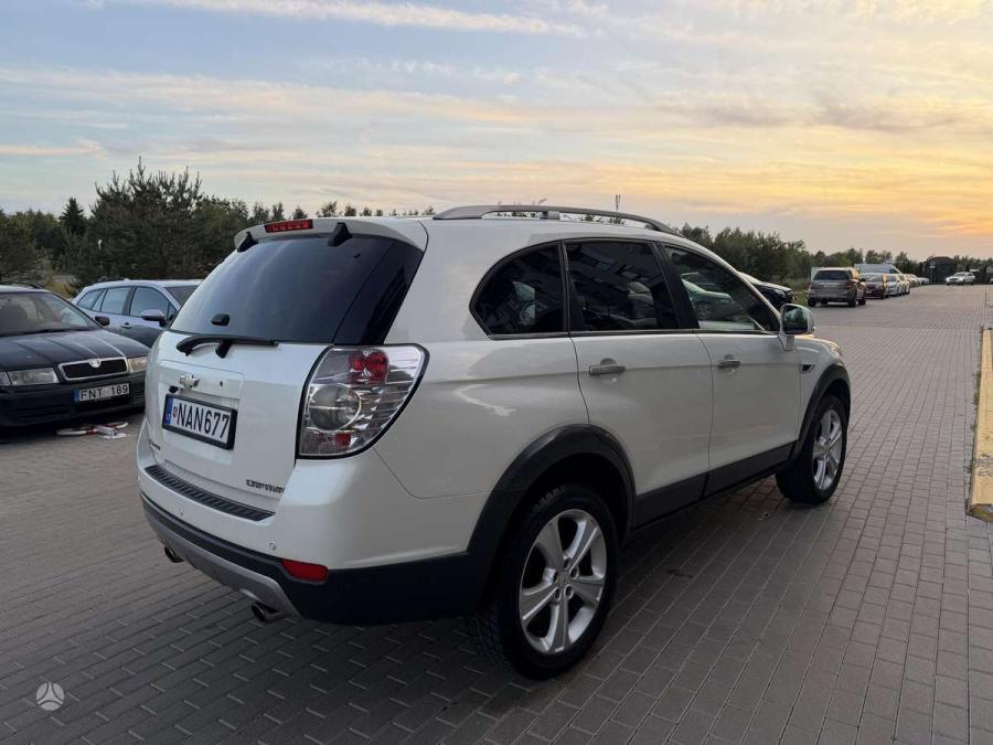 Balts Chevrolet Captiva 2012 Viļņa, ar dzinēja tilpumu 2.20 L un nobraukumu 259 tūkst. km par 4700 €, foto 6 vietnē AUTOMOTO.COM.LV