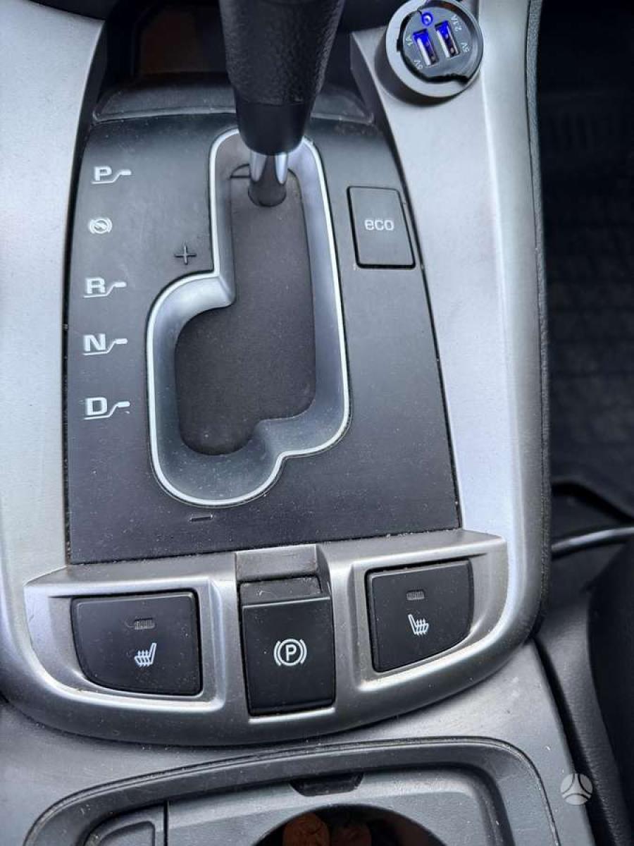 Balts Chevrolet Captiva 2012 Viļņa, ar dzinēja tilpumu 2.20 L un nobraukumu 259 tūkst. km par 4700 €, foto 13 vietnē AUTOMOTO.COM.LV