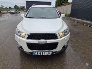 White Chevrolet Captiva 2012 in Taurage, with an engine capacity of 2.20 L and mileage of 145 thousand km for 5500 €, photo 4 on AUTOMOTO.COM.LV