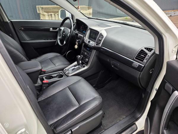 Balts Chevrolet Captiva 2012 Tauragė, ar dzinēja tilpumu 2.20 L un nobraukumu 145 tūkst. km par 5500 €, foto 7 vietnē AUTOMOTO.COM.LV