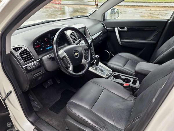 Balts Chevrolet Captiva 2012 Tauragė, ar dzinēja tilpumu 2.20 L un nobraukumu 145 tūkst. km par 5500 €, foto 9 vietnē AUTOMOTO.COM.LV