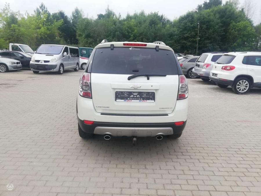 Balts Chevrolet Captiva 2012 Utena, ar dzinēja tilpumu 2.20 L un nobraukumu 297 tūkst. km par 4999 €, foto 9 vietnē AUTOMOTO.COM.LV