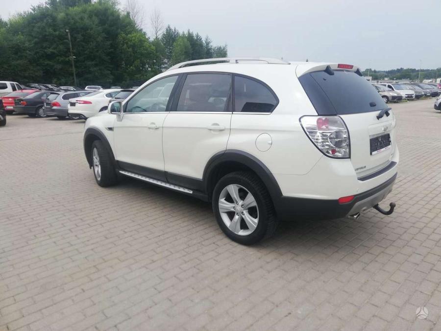 Balts Chevrolet Captiva 2012 Utena, ar dzinēja tilpumu 2.20 L un nobraukumu 297 tūkst. km par 4999 €, foto 10 vietnē AUTOMOTO.COM.LV