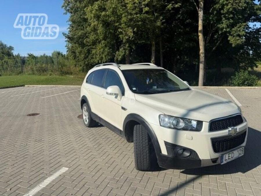 Белый Шевроле Каптива 2012 в Шяуляй, объемом двигателя 2.20 л и пробегом 300 тыс. км за 4500 €, фото 3 на AUTOMOTO.COM.LV