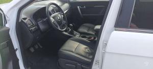 White Chevrolet Captiva 2012 in Siauliai, with an engine capacity of 2.20 L and mileage of 266 thousand km for 5350 €, photo 8 on AUTOMOTO.COM.LV