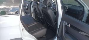 White Chevrolet Captiva 2012 in Siauliai, with an engine capacity of 2.20 L and mileage of 266 thousand km for 5350 €, photo 10 on AUTOMOTO.COM.LV