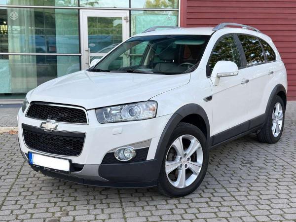 Chevrolet Captiva 2012 Klaipėda vietnē Balts Chevrolet Captiva 2012 Klaipėda, ar dzinēja tilpumu 2.23 L un nobraukumu 239 tūkst. km par 4900 €, foto 1 vietnē AUTOMOTO.COM.LV