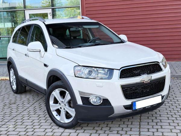 Chevrolet Captiva 2012 Klaipėda vietnē Balts Chevrolet Captiva 2012 Klaipėda, ar dzinēja tilpumu 2.23 L un nobraukumu 239 tūkst. km par 4900 €, foto 3 vietnē AUTOMOTO.COM.LV
