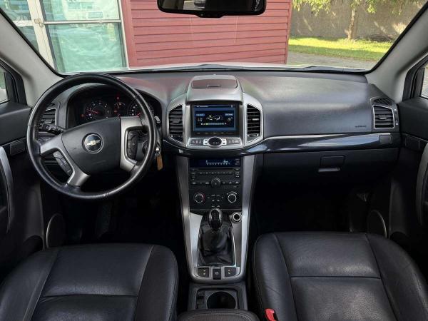 Chevrolet Captiva 2012 Klaipėda vietnē Balts Chevrolet Captiva 2012 Klaipėda, ar dzinēja tilpumu 2.23 L un nobraukumu 239 tūkst. km par 4900 €, foto 9 vietnē AUTOMOTO.COM.LV