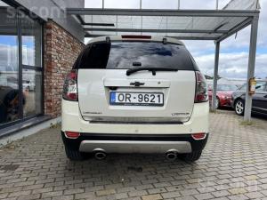 White Chevrolet Captiva 2012 in Talsi, with an engine capacity of 2.20 L and mileage of 251 thousand km for 6200 €, photo 5 on AUTOMOTO.COM.LV