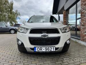 White Chevrolet Captiva 2012 in Talsi, with an engine capacity of 2.20 L and mileage of 251 thousand km for 6200 €, photo 6 on AUTOMOTO.COM.LV
