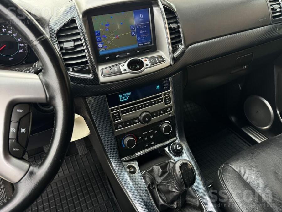 White Chevrolet Captiva 2012 in Talsi, with an engine capacity of 2.20 L and mileage of 251 thousand km for 6200 €, photo 11 on AUTOMOTO.COM.LV