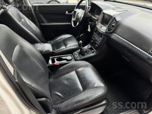 White Chevrolet Captiva 2012 in Talsi, with an engine capacity of 2.20 L and mileage of 251 thousand km for 6200 €, photo 16 on AUTOMOTO.COM.LV