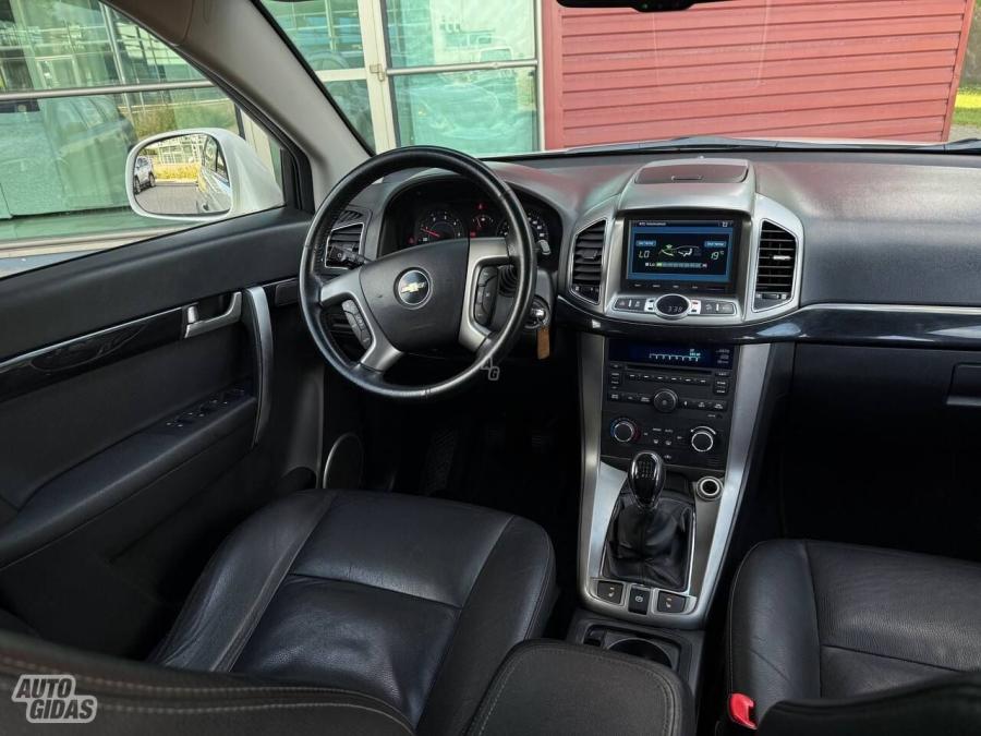 Balts Chevrolet Captiva 2012 Klaipėda, ar dzinēja tilpumu 2.20 L un nobraukumu 239 tūkst. km par 4800 €, foto 14 vietnē AUTOMOTO.COM.LV