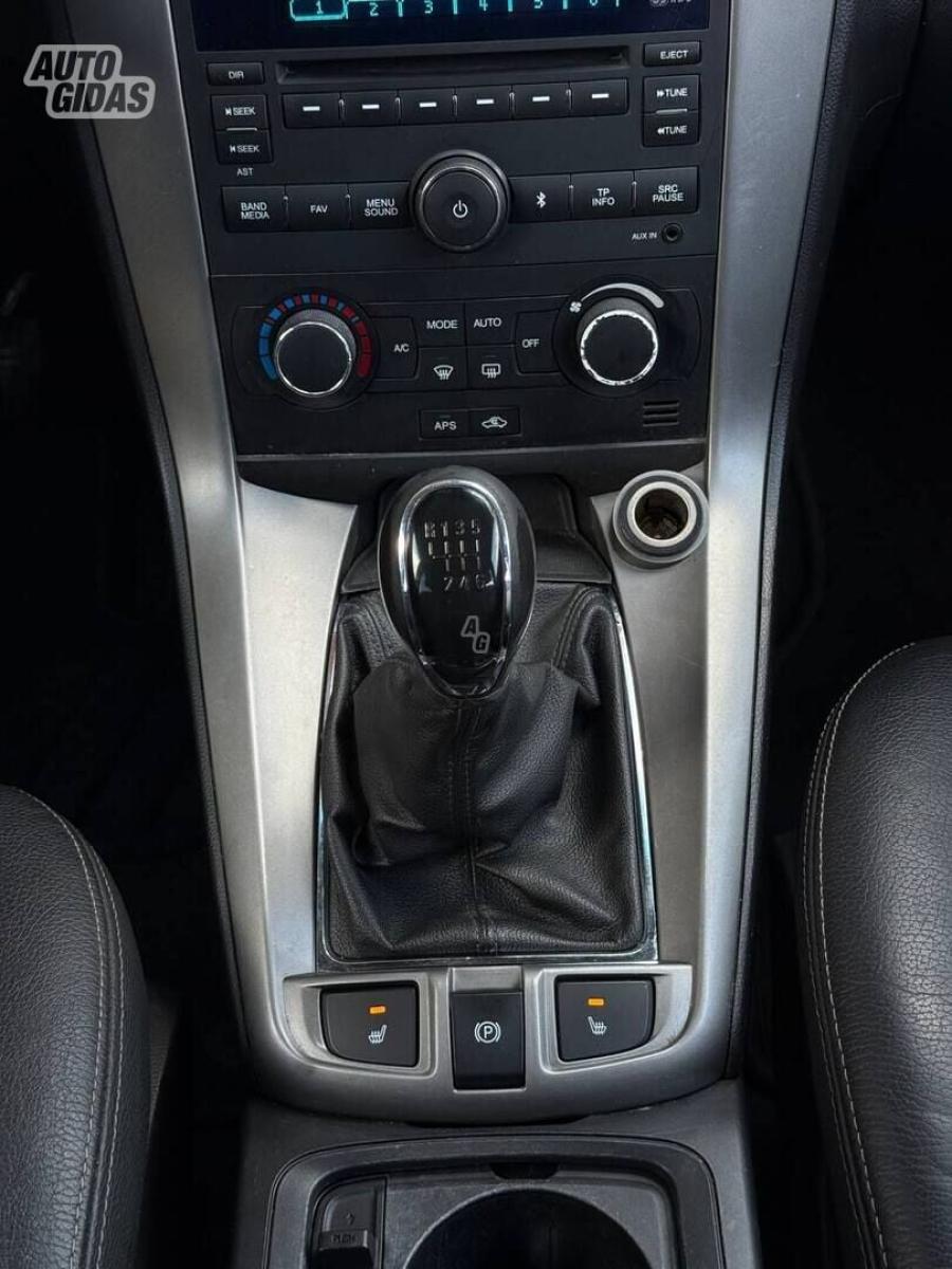 Balts Chevrolet Captiva 2012 Klaipėda, ar dzinēja tilpumu 2.20 L un nobraukumu 239 tūkst. km par 4800 €, foto 15 vietnē AUTOMOTO.COM.LV