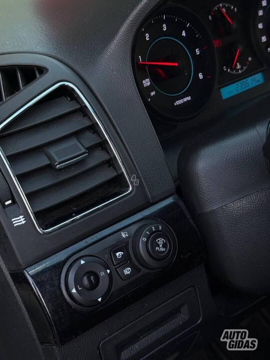 Balts Chevrolet Captiva 2012 Klaipėda, ar dzinēja tilpumu 2.20 L un nobraukumu 239 tūkst. km par 4800 €, foto 24 vietnē AUTOMOTO.COM.LV