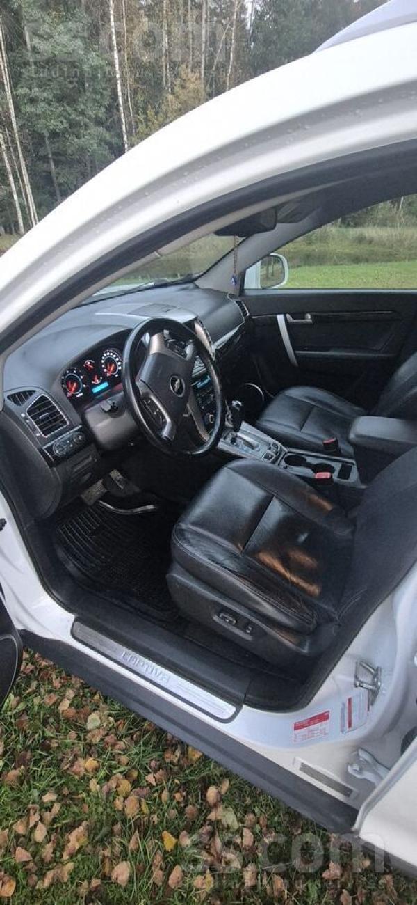 Chevrolet Captiva 2012 Jelgava vietnē Balts Chevrolet Captiva 2012 Jelgava, ar dzinēja tilpumu 2.20 L un nobraukumu 218 tūkst. km par 4500 €, foto 5 vietnē AUTOMOTO.COM.LV