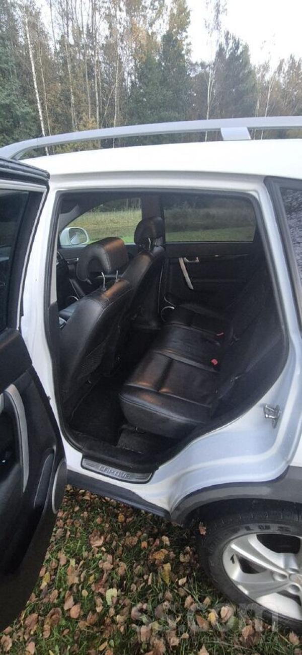 Chevrolet Captiva 2012 Jelgava vietnē Balts Chevrolet Captiva 2012 Jelgava, ar dzinēja tilpumu 2.20 L un nobraukumu 218 tūkst. km par 4500 €, foto 6 vietnē AUTOMOTO.COM.LV