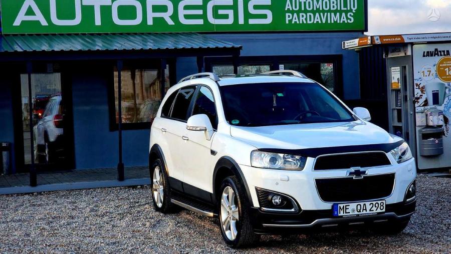 White Chevrolet Captiva 2013 in Kretinga, with an engine capacity of 2.20 L and mileage of 178 thousand km for 7699 €, photo 3 on AUTOMOTO.COM.LV