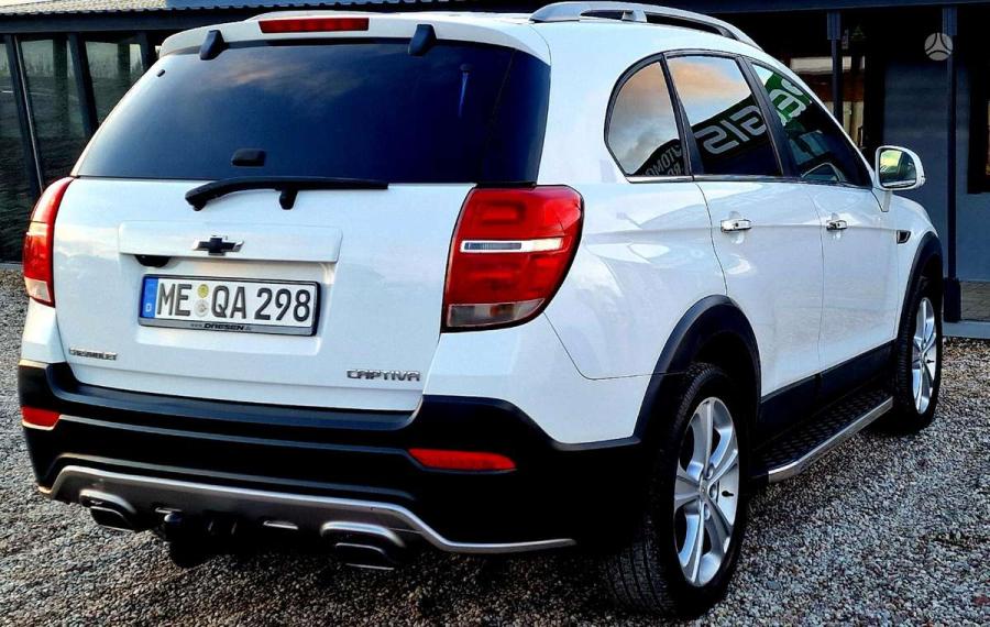 White Chevrolet Captiva 2013 in Kretinga, with an engine capacity of 2.20 L and mileage of 178 thousand km for 7699 €, photo 11 on AUTOMOTO.COM.LV