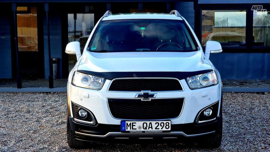 White Chevrolet Captiva 2013 in Kretinga, with an engine capacity of 2.20 L and mileage of 178 thousand km for 7699 €, photo 2 on AUTOMOTO.COM.LV