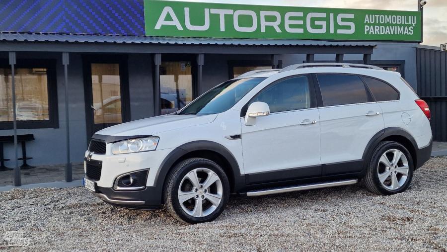 White Chevrolet Captiva 2013 in Kretinga, with an engine capacity of 2.20 L and mileage of 178 thousand km for 7699 €, photo 8 on AUTOMOTO.COM.LV