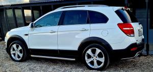 White Chevrolet Captiva 2013 in Kretinga, with an engine capacity of 2.20 L and mileage of 178 thousand km for 7699 €, photo 10 on AUTOMOTO.COM.LV