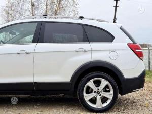 White Chevrolet Captiva 2013 in Siauliai, with an engine capacity of 2.20 L and mileage of 208 thousand km for 8450 €, photo 12 on AUTOMOTO.COM.LV