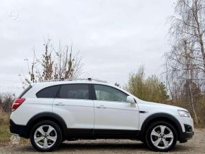 White Chevrolet Captiva 2013 in Siauliai, with an engine capacity of 2.20 L and mileage of 208 thousand km for 8450 €, photo 14 on AUTOMOTO.COM.LV