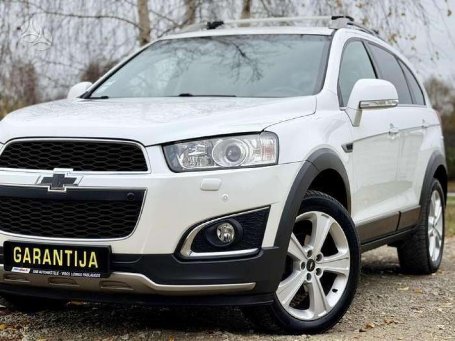 White Chevrolet Captiva 2013 in Siauliai, with an engine capacity of 2.20 L and mileage of 208 thousand km for 8450 €, photo 16 on AUTOMOTO.COM.LV