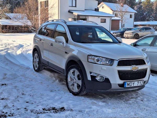 Balts Chevrolet Captiva 2013 Viļņa, ar dzinēja tilpumu 2.20 L un nobraukumu 268 tūkst. km par 6300 €, foto 1 vietnē AUTOMOTO.COM.LV