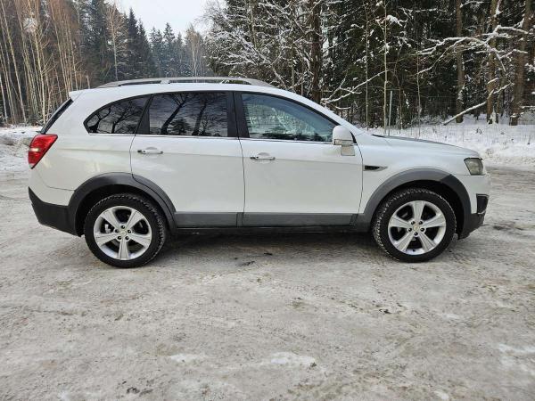 Balts Chevrolet Captiva 2013 Tauragė, ar dzinēja tilpumu 2.20 L un nobraukumu 180 tūkst. km par 5200 €, foto 5 vietnē AUTOMOTO.COM.LV