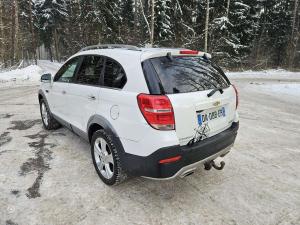White Chevrolet Captiva 2013 in Taurage, with an engine capacity of 2.20 L and mileage of 180 thousand km for 5200 €, photo 7 on AUTOMOTO.COM.LV