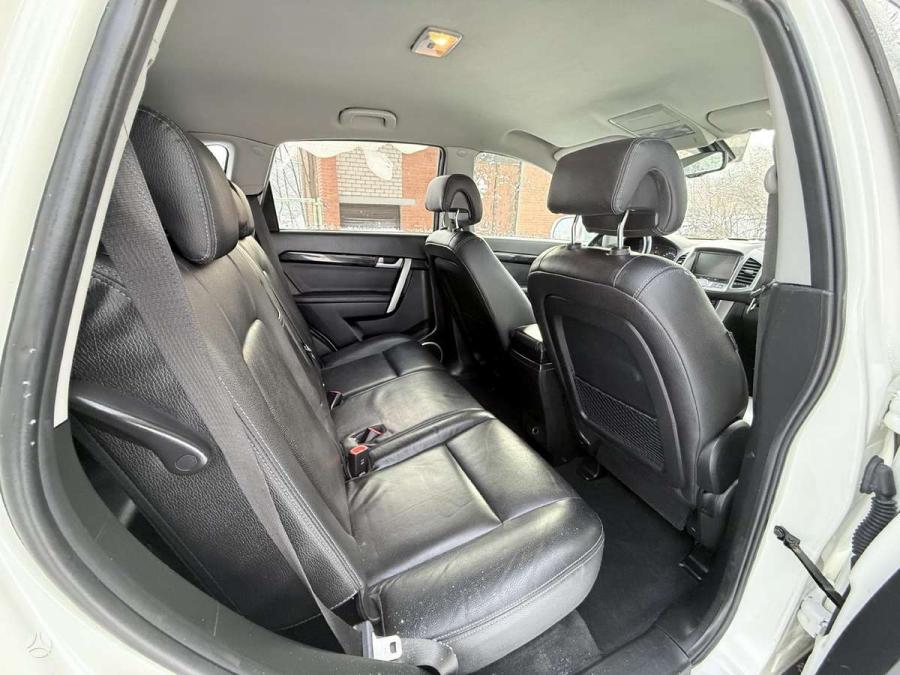 Balts Chevrolet Captiva 2013 Šauļi, ar dzinēja tilpumu 2.20 L un nobraukumu 258 tūkst. km par 4400 €, foto 19 vietnē AUTOMOTO.COM.LV