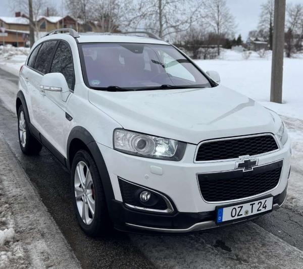 White Chevrolet Captiva 2013 in Kretinga, with an engine capacity of 2.23 L and mileage of 183 thousand km for 7200 €, photo 2 on AUTOMOTO.COM.LV