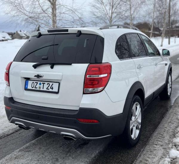 White Chevrolet Captiva 2013 in Kretinga, with an engine capacity of 2.23 L and mileage of 183 thousand km for 7200 €, photo 4 on AUTOMOTO.COM.LV