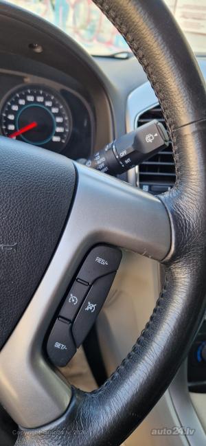 White Chevrolet Captiva 2013 in Tallinn, with an engine capacity of 2.20 L and mileage of 94 thousand km for 5999 €, photo 19 on AUTOMOTO.COM.LV