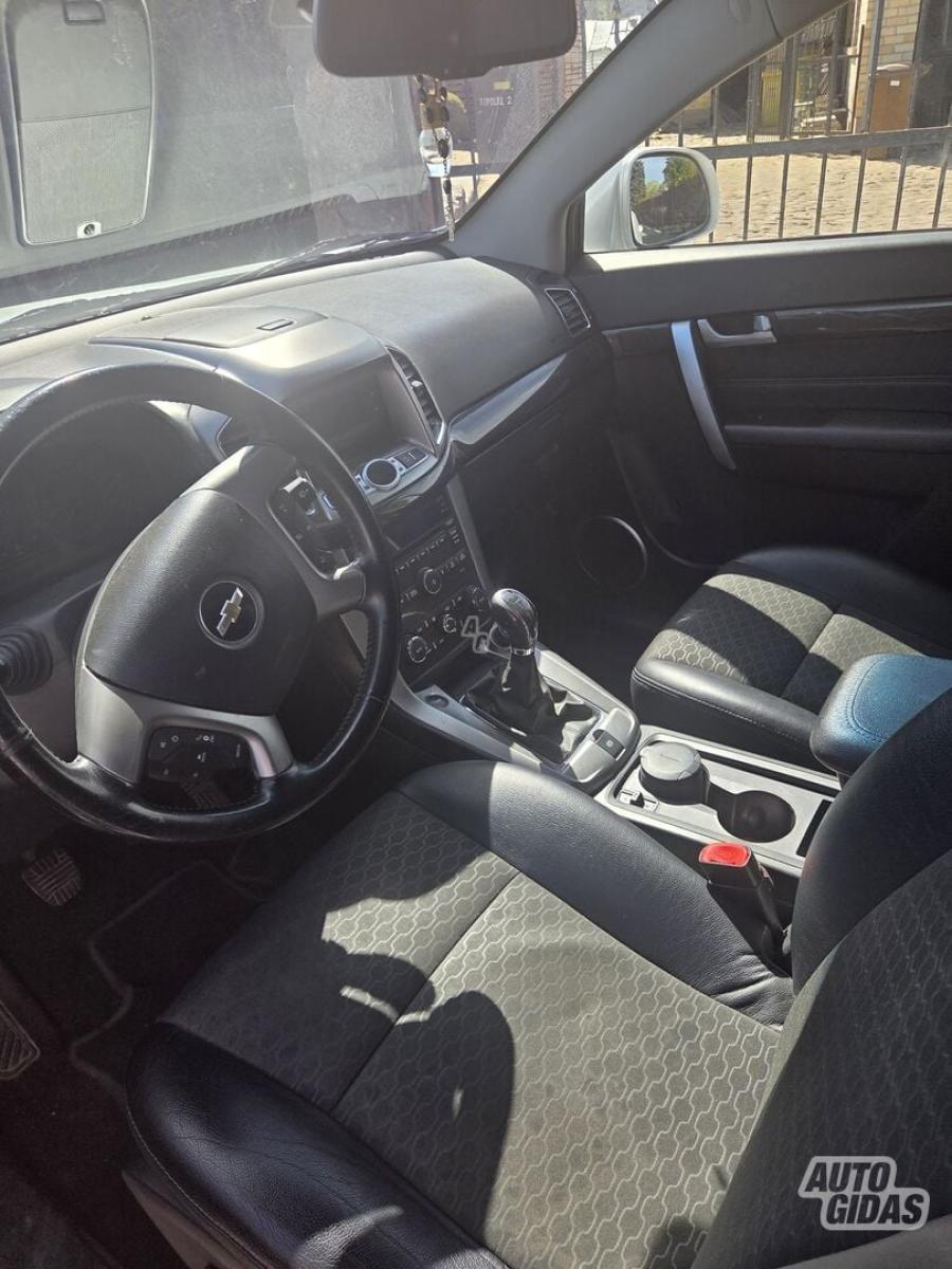Balts Chevrolet Captiva 2013 Viļņa, ar dzinēja tilpumu 2.20 L un nobraukumu 228 tūkst. km par 4250 €, foto 10 vietnē AUTOMOTO.COM.LV
