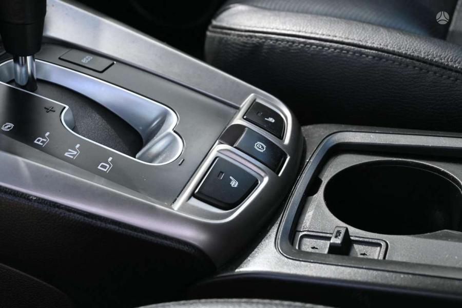 Balts Chevrolet Captiva 2013 Kretinga, ar dzinēja tilpumu 2.20 L un nobraukumu 247 tūkst. km par 6999 €, foto 22 vietnē AUTOMOTO.COM.LV